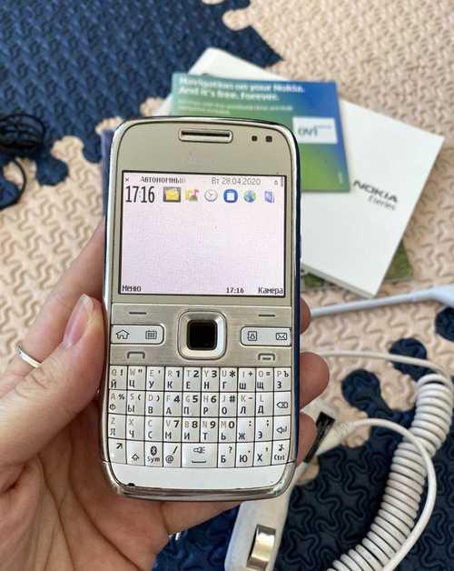 Телефон Nokia Е72