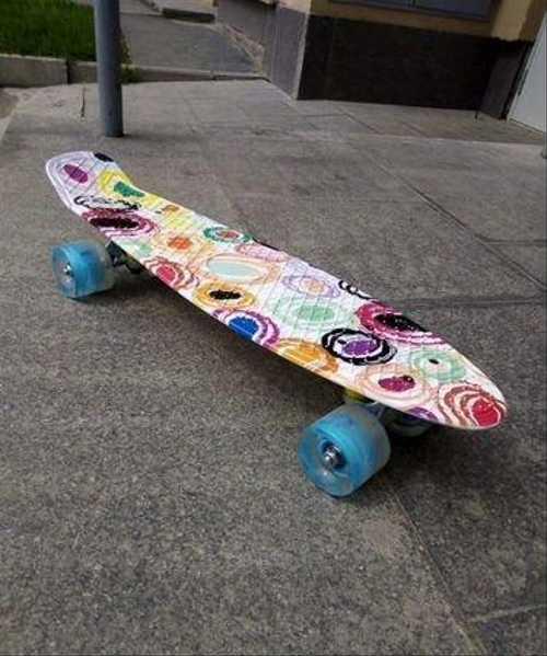 Цветной скейт 56 см новый pennyboard