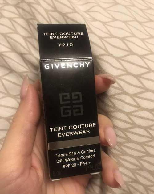 Тональный флюид Givenchy пробник