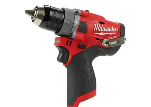 Ударная дрель-шуруповерт Milwaukee M12 2504-20