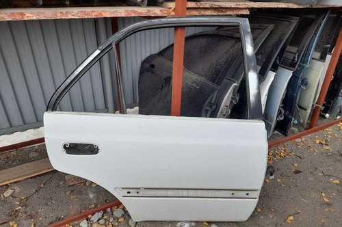 Дверь задняя правая Toyota Carina ct211