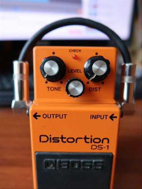Педаль гитарная boss Distortion DS-1