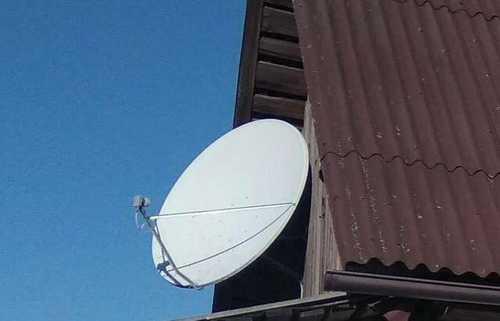 Большая спутниковая антенна