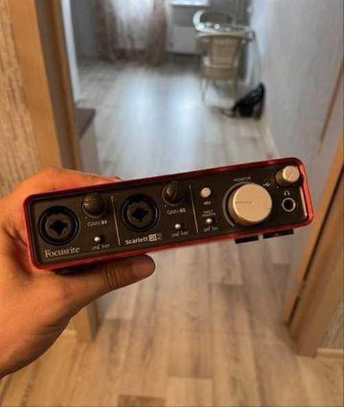 Focusrite scarlett 2i2