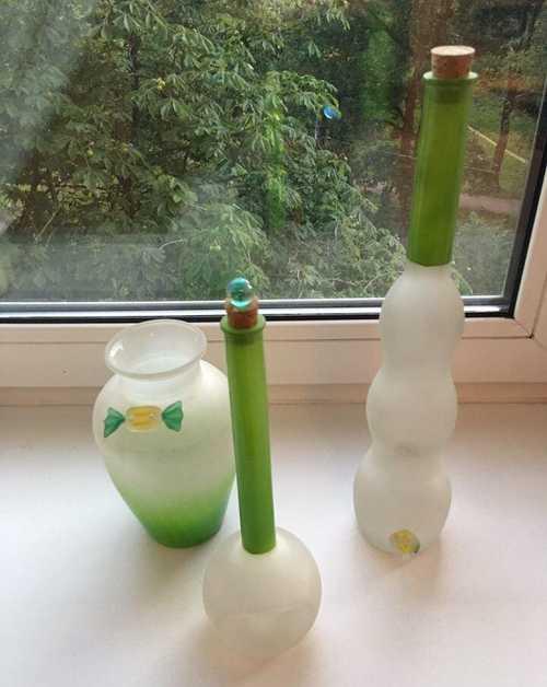 Декоративные бутылки и ваза
