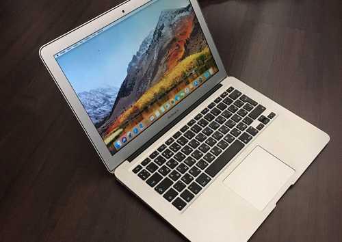 Ноутбук Apple MacBook Air + коробка + чехлы