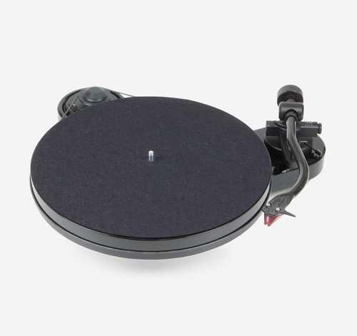 Виниловый проигрыватель Pro-Ject RPM 1 Carbon