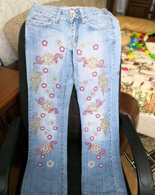 Джинсы с вышивкой Amazing Jeans р. 26