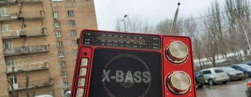 Радиоприёмник X-bass с фонарём Беспроводной