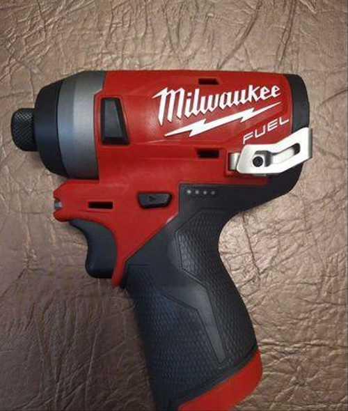 Винтоверт (импакт) Milwaukee 2553-20
