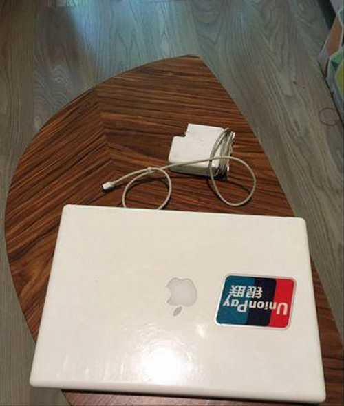 Macbook a1181 white