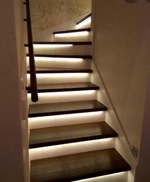Автоматическая подсветка лестницы