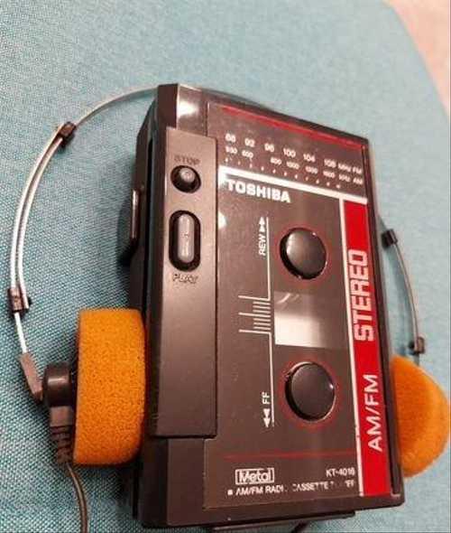 Винтажный кассетный плеер toshiba KT- 4016