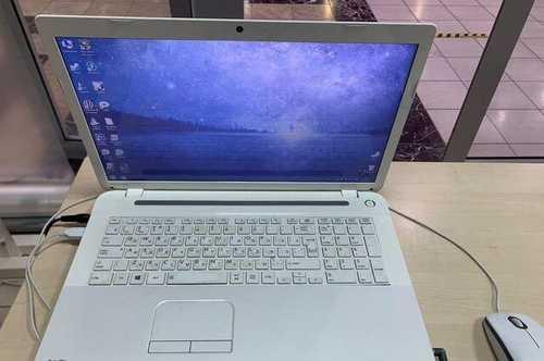 Toshiba ноутбук белый 17 дюймов i3 intel