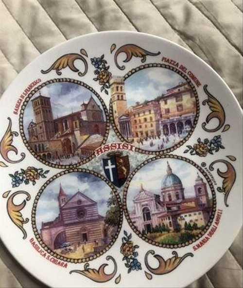Настенная тарелка коллекционная Ассизи, куплена в