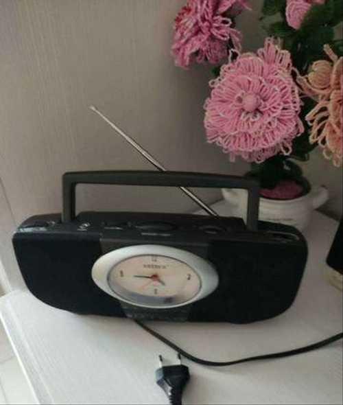 Радио-часы-будильник (без крышки батарейного отсек