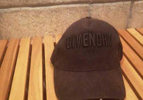 Кепка givenchy