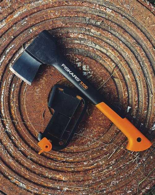 Топор Fiskars X10