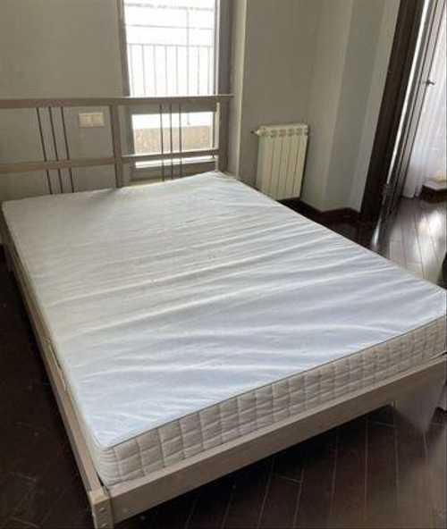 Кровать с матрасом IKEA 140 200