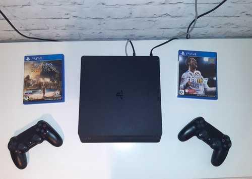 Sony Playstation 4 (1тб) 2 геймпада,6 игр.Всё в от