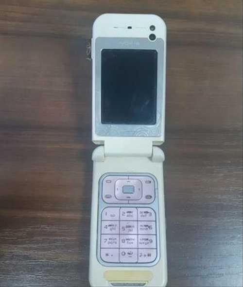 Мобильный телефон Nokia 7390