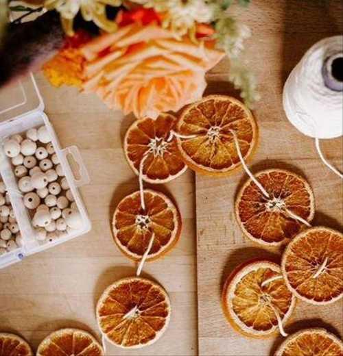 Гирлянда новогодняя декор из апельсинов современны