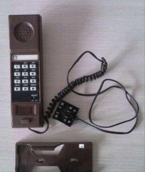 Телефон настенный 80-х годов кнопочный б/у