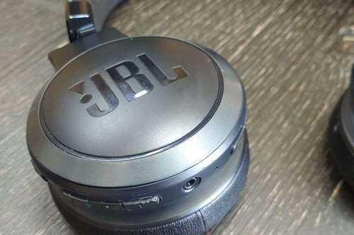 Беспроводные наушники jbl live400