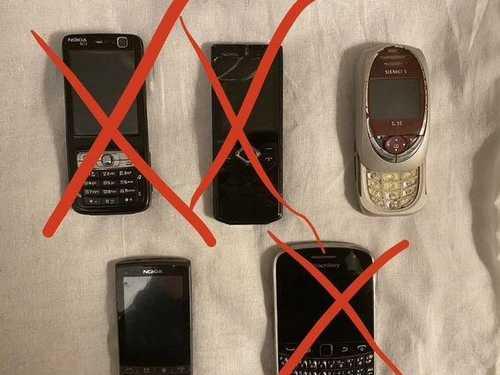 Сотовые телефоны в разном состоянии