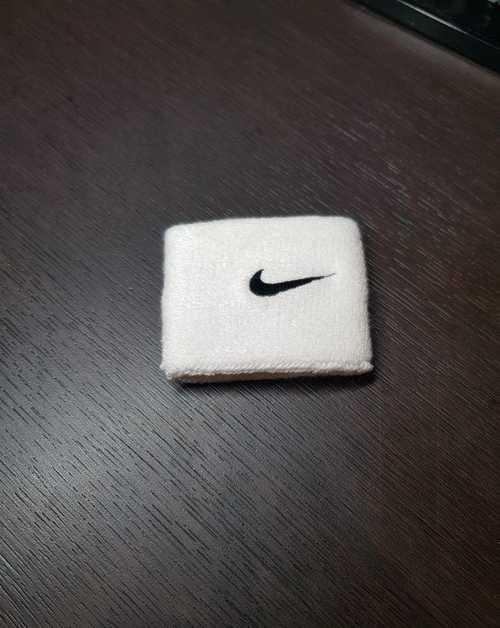 Напульсник Nike белый