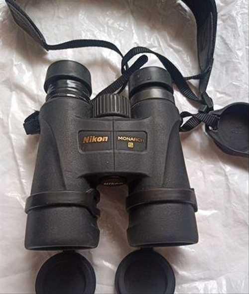 Бинокль Nikon Monarch 5 12x42