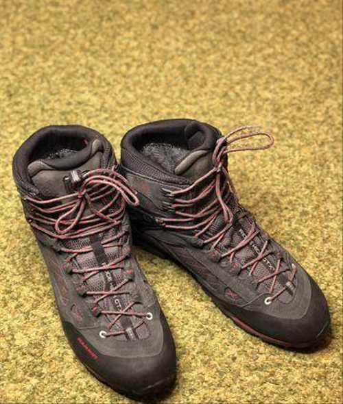 Треккинговые ботинки Mammut Ridge High GTX