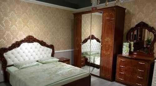 Спальный гарнитур кровать шкаф комод зеркало тумбы