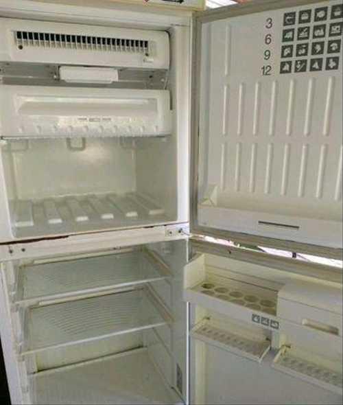 Холодильник трехкамерный Стинол Stinol рабочий