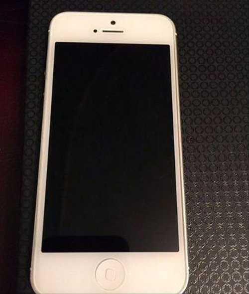 Телефон iPhone 5