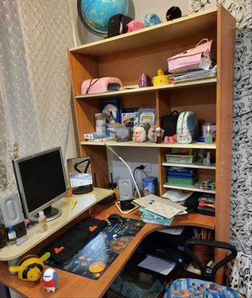 Компьютерный столик + стелаж для книг бу