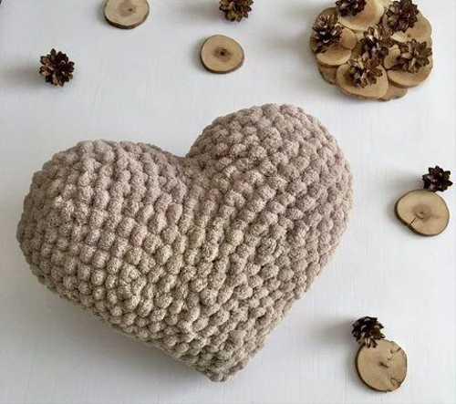 Декоративная подушка сердце из Ализе пуффи