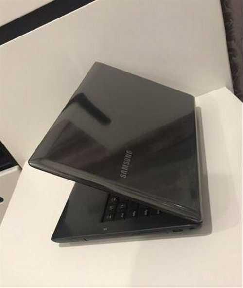 Ноутбук Samsung R420 2010