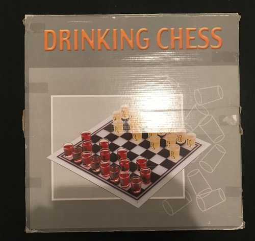 Пьяные шахматы (drinking chess) с рюмками