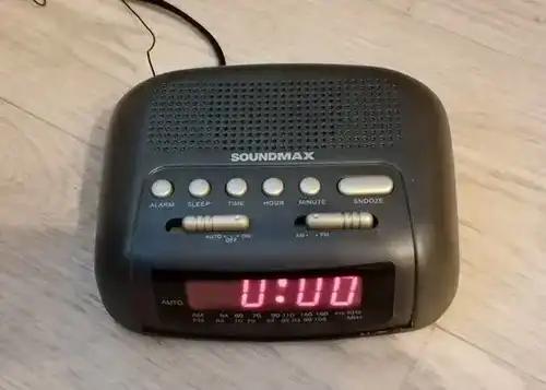 Радиобудильник Soundmax SM - 1501