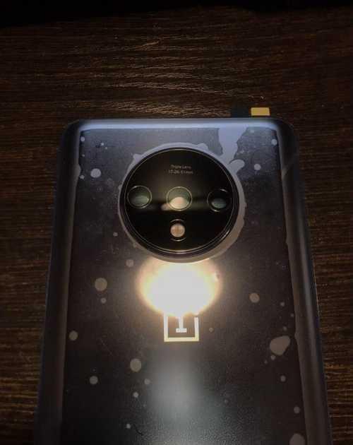 Задняя крышка на OnePlus 7T
