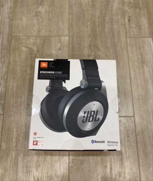 Беспроводные наушники JBL E50BT
