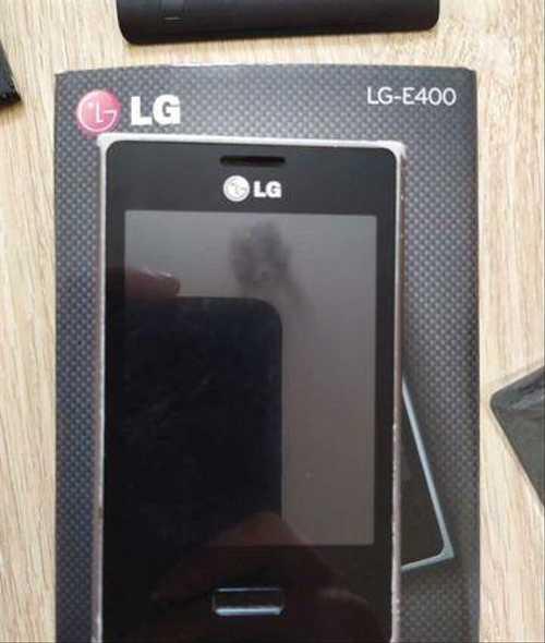 Телефон LG-E400