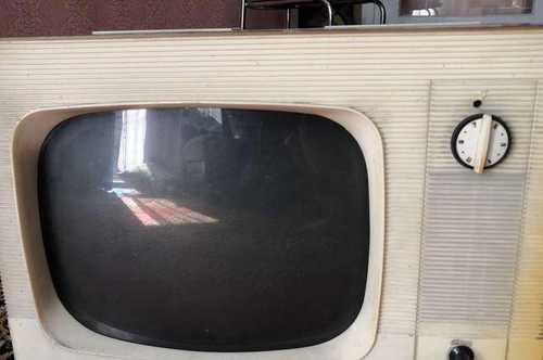 Телевизор времён СССР