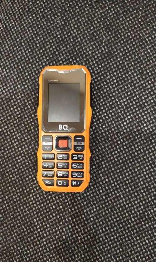 Телефон BQ на 2 sim- карты, имеется слот под флешк