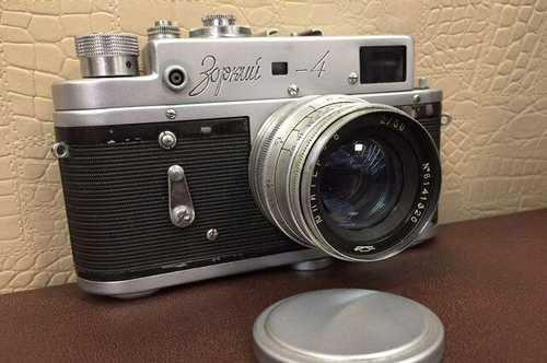 Советский, Плёночный фотоаппарат зоркий 4