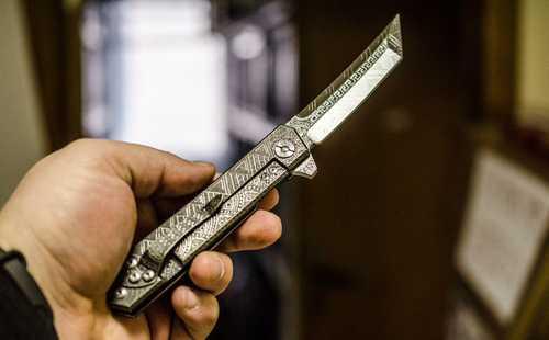 Складной нож Boker танто с гравировкой