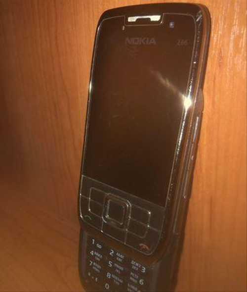 Мобильный телефон Nokia E66