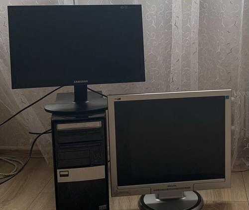 Офисный компьютер и два монитора
