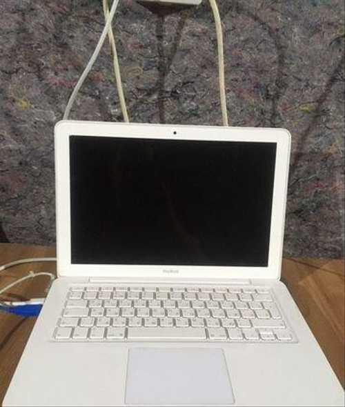 Apple MacBook white 2010